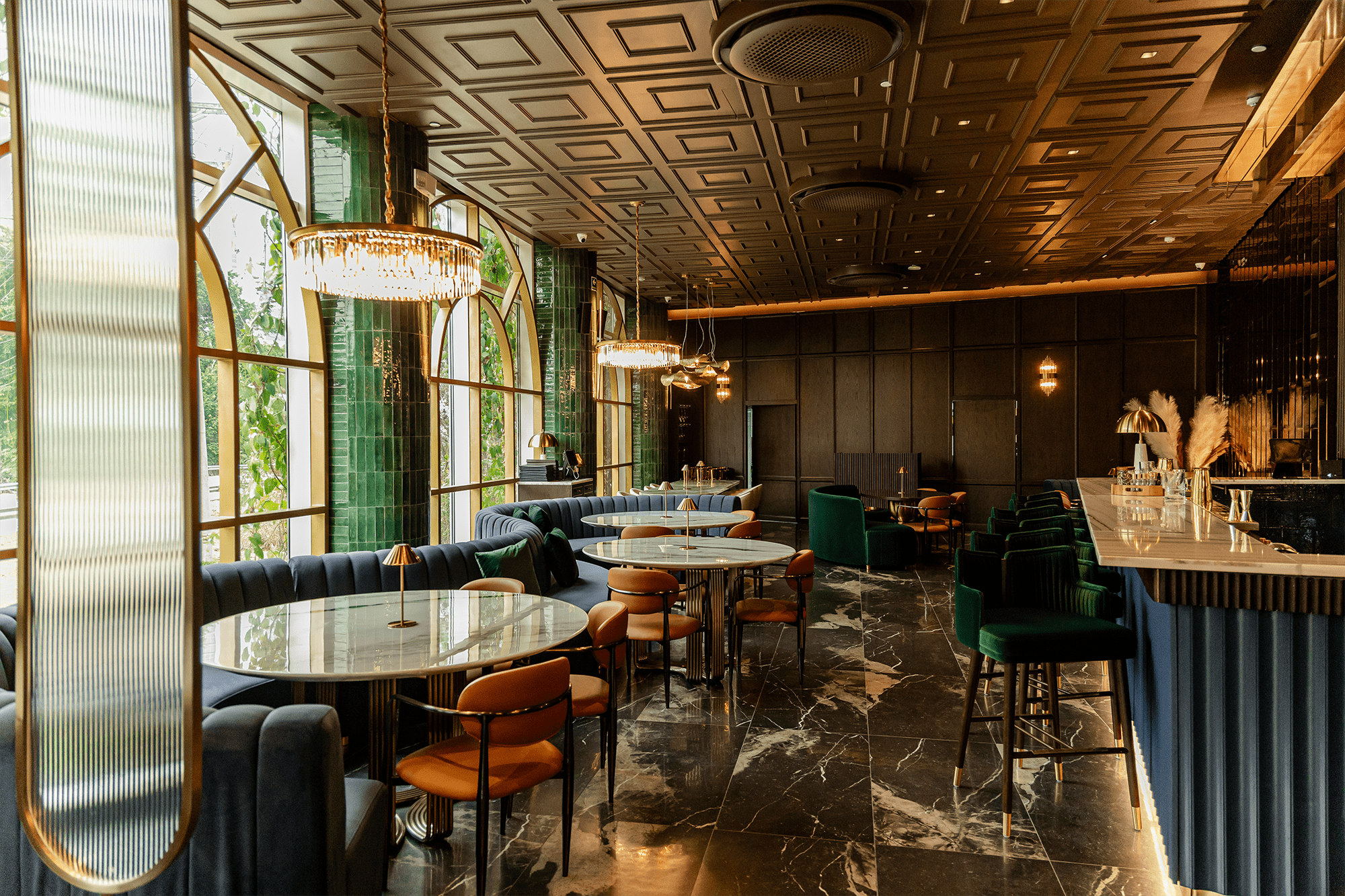 El diseño clásico y moderno del restaurante Popino en Panamá