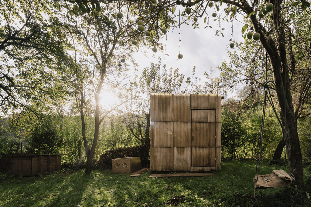 En el diseño de este sauna se usaron materiales como ‘palets’ y lana de ...